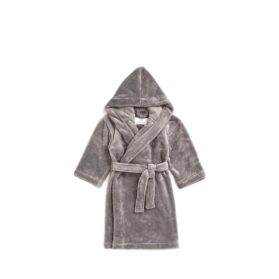 Life's fashion extras! - Jewish News