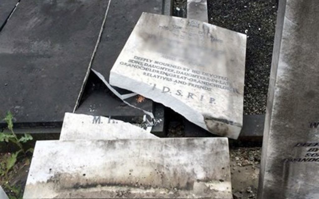 Muslims offer to guard Jewish sites across America | Jewish News