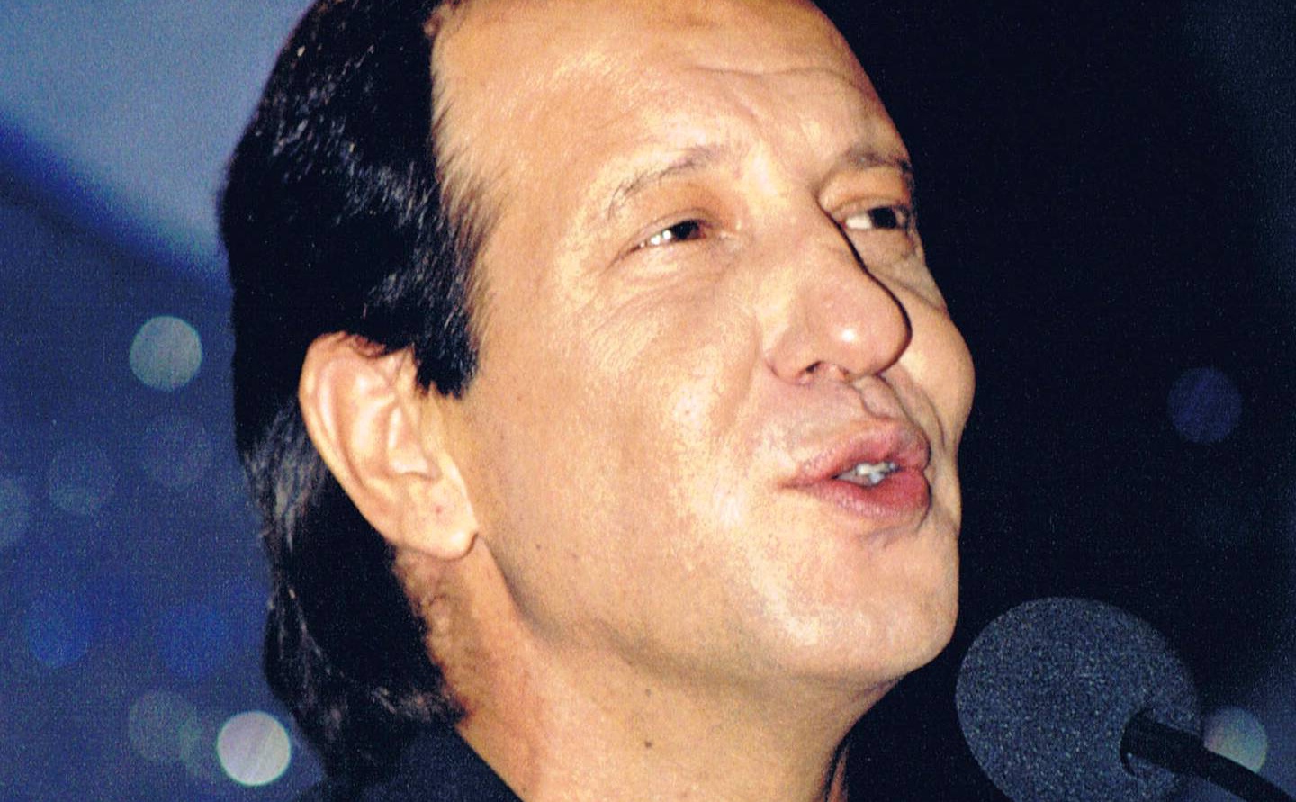 Singer and composer of Israeli classics, Yigal Bashan, dies at 68 - Jewish News