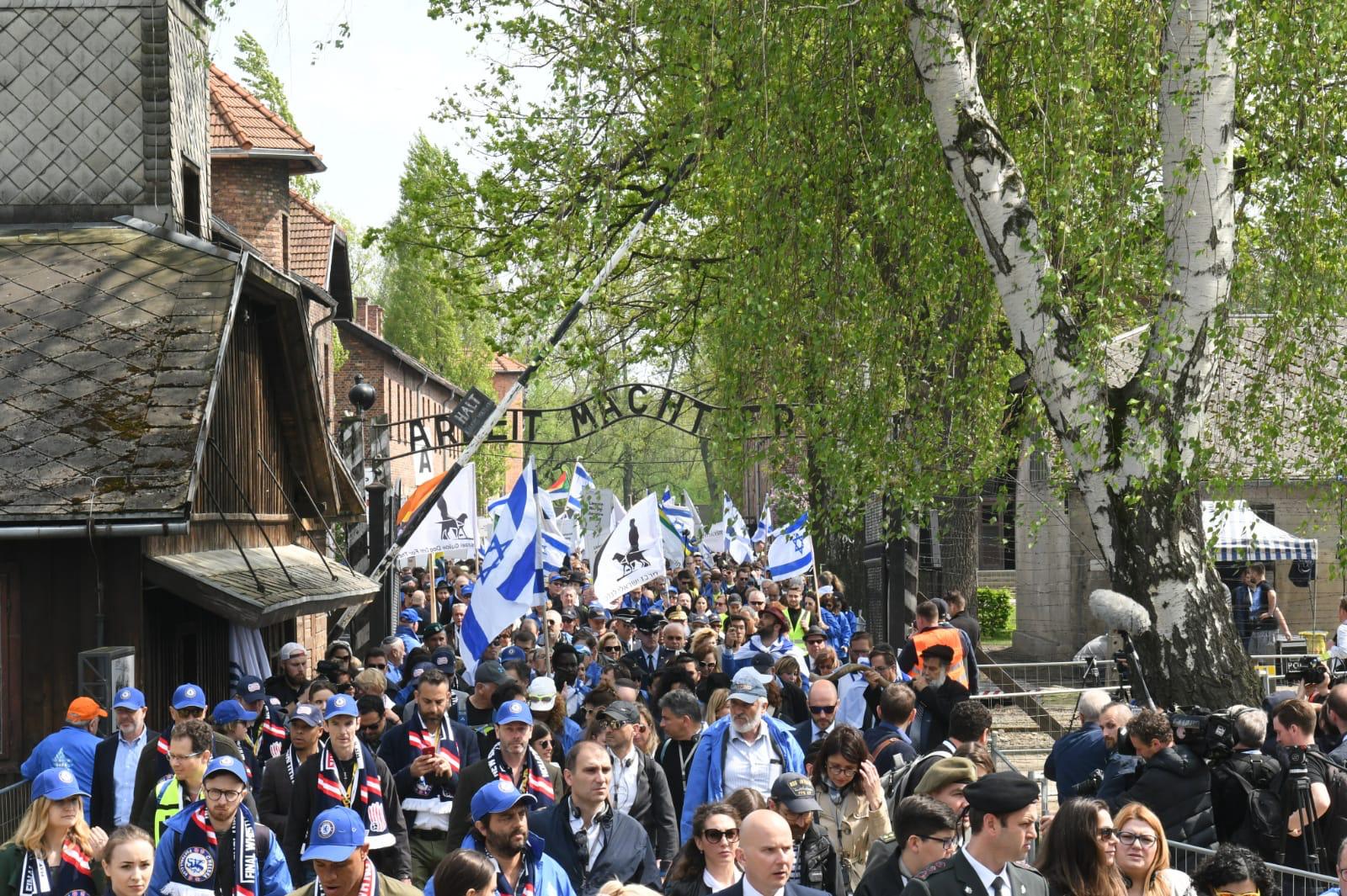 More than 10,000 join March Of The Living to remember Holocaust victims ...