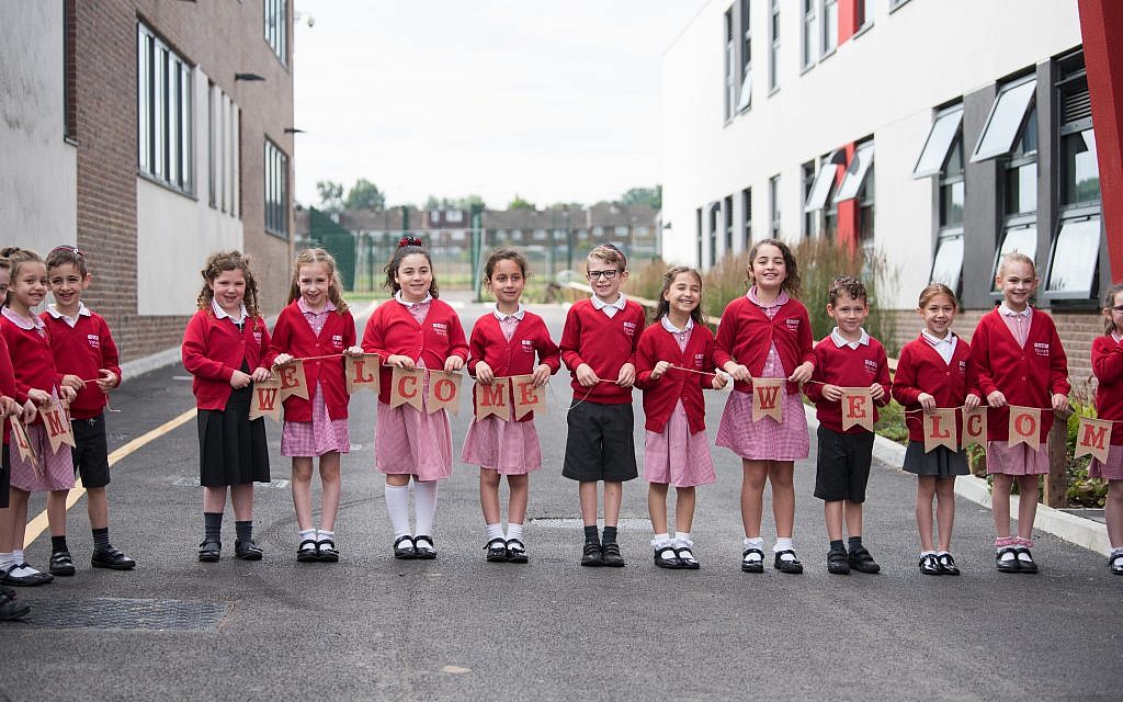 Education Secretary and Chief Rabbi cut ribbon on £7m Yavneh Primary ...