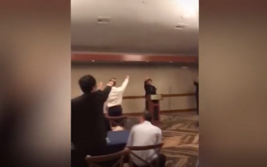 American students make Nazi salute at awards ceremony | Jewish News