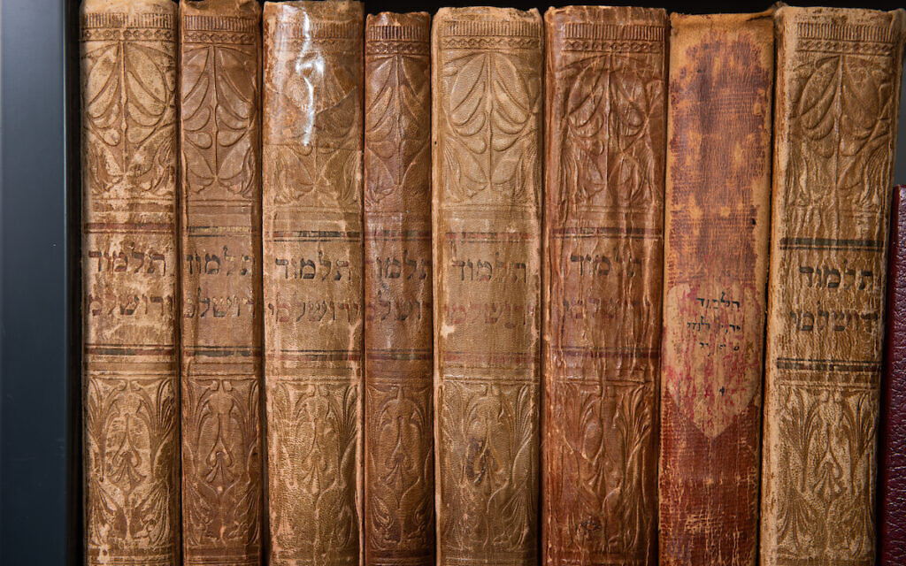 Oxford Jewish libraries get 25 year funding security from Jewish ...