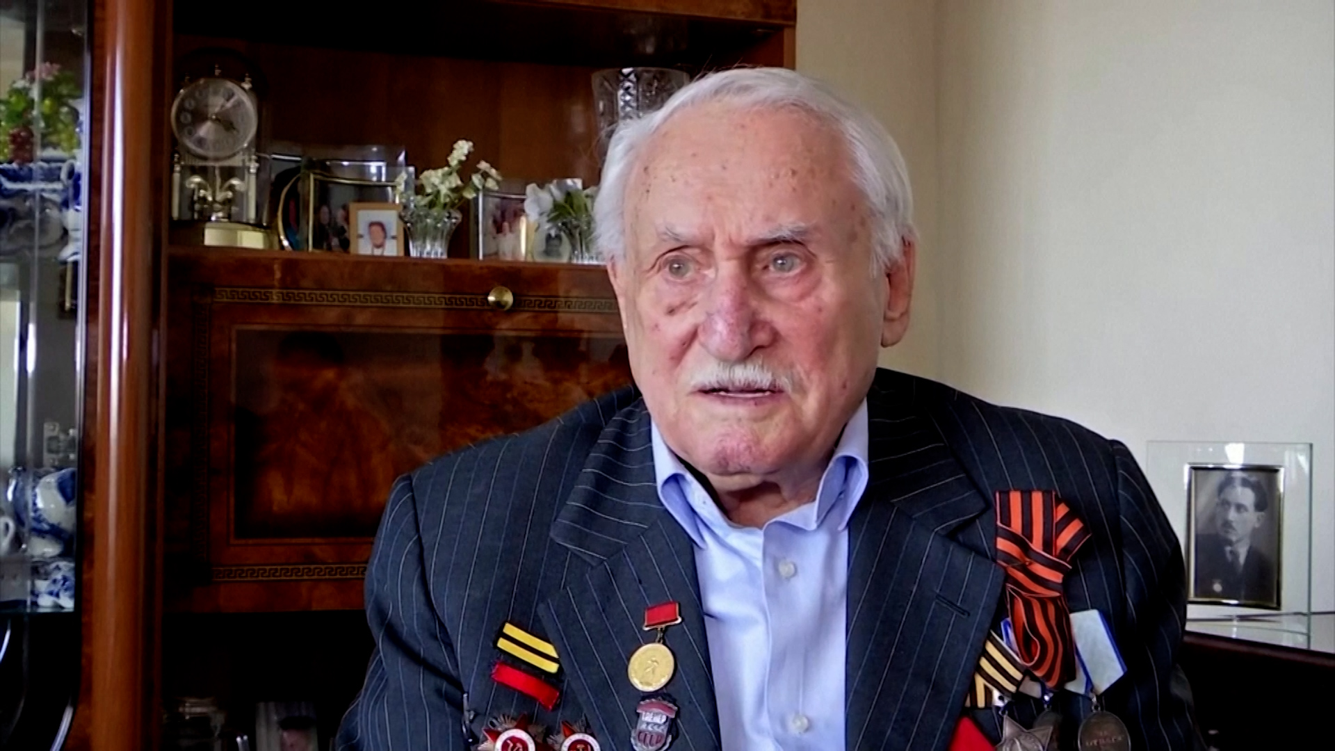 Last surviving Soviet soldier to liberate Auschwitz dies aged 98 ...
