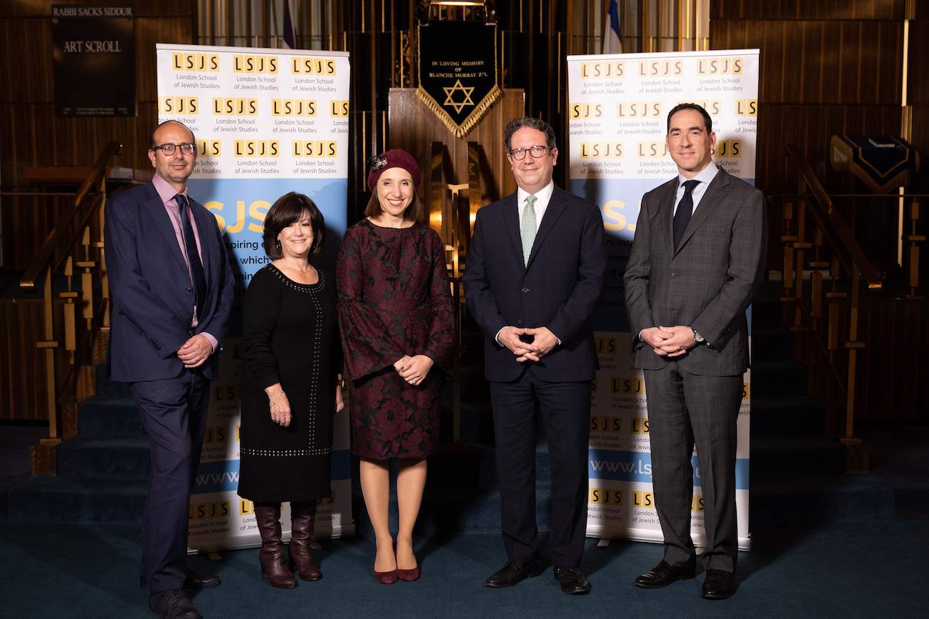 Hundreds at event marking first yarzheit of Rabbi Lord Sacks - Jewish News