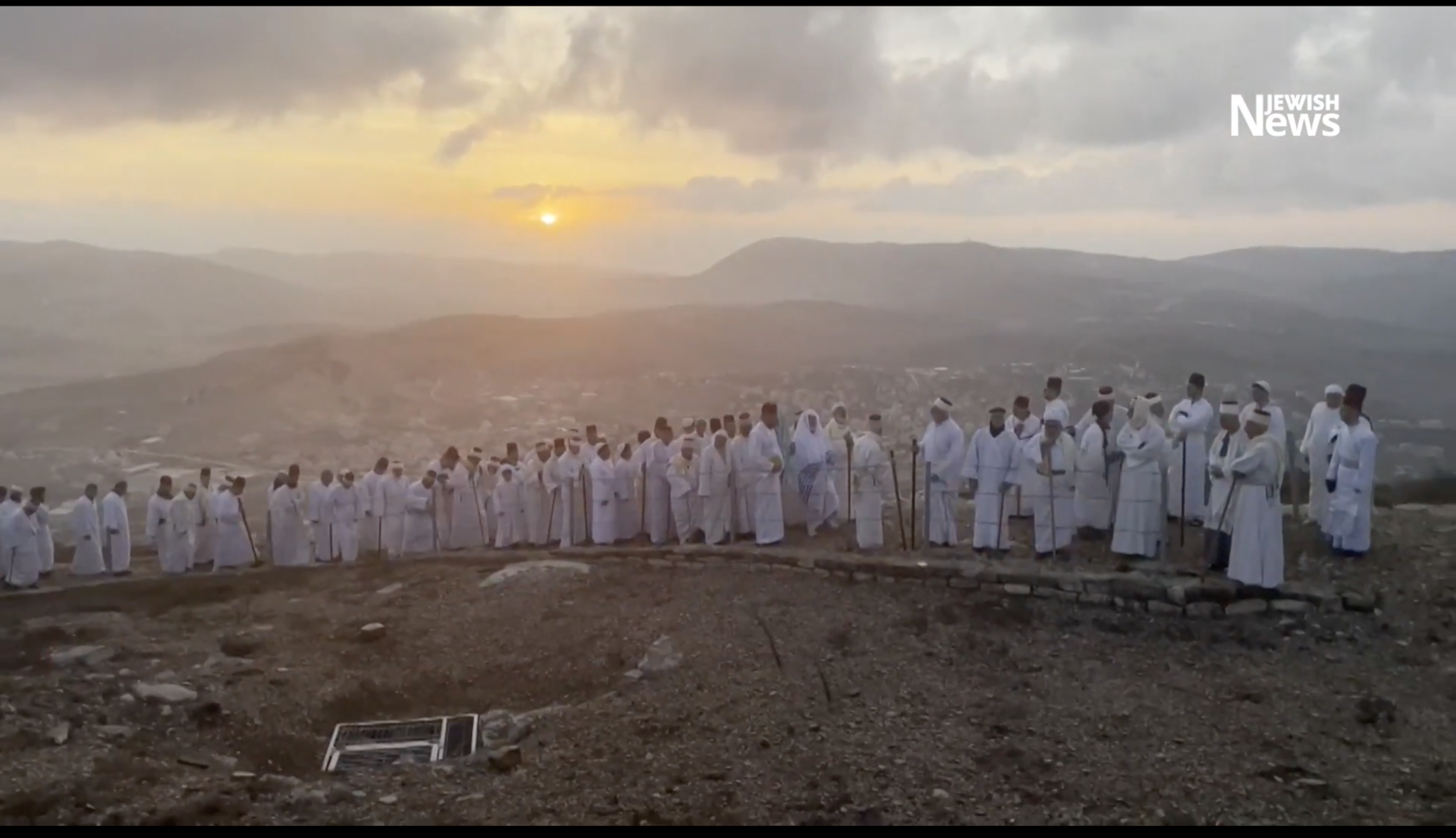 Samaritans gather at dawn to mark the start of Sukkot - Jewish News