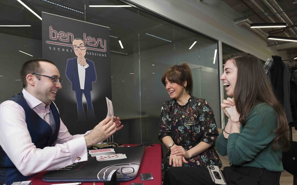 Magician Ben Levy not only reads your mind - he controls it too! | Jewish News