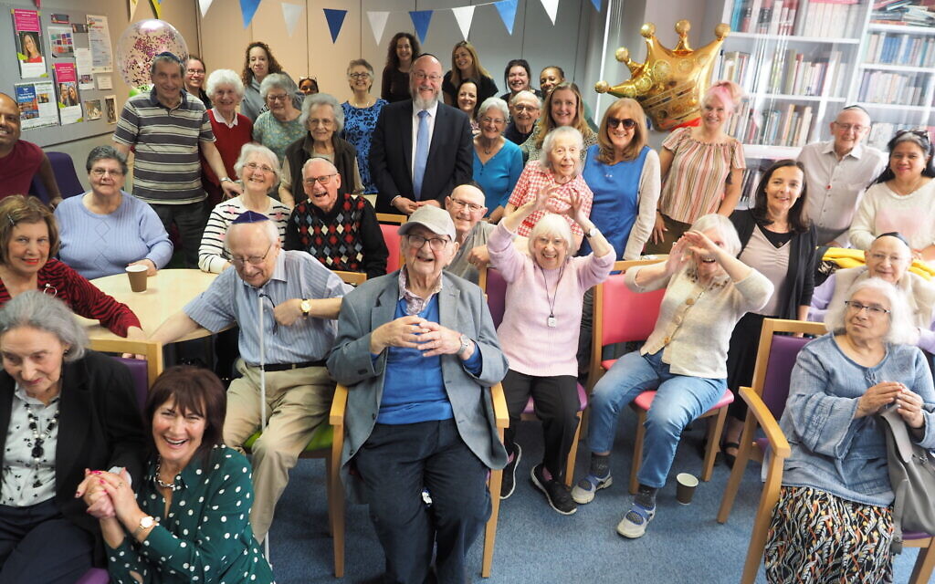 'I love this place!' says Chief Rabbi during joyous visit to Jewish ...