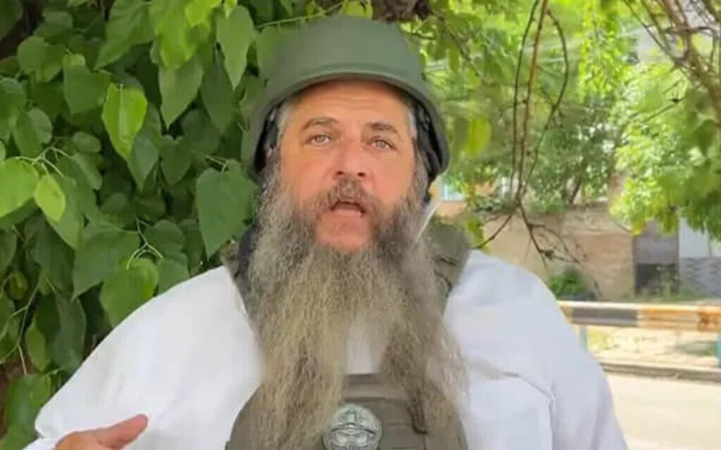 Under fire: Chief Rabbi of Ukraine dives to ground amidst Russian ...