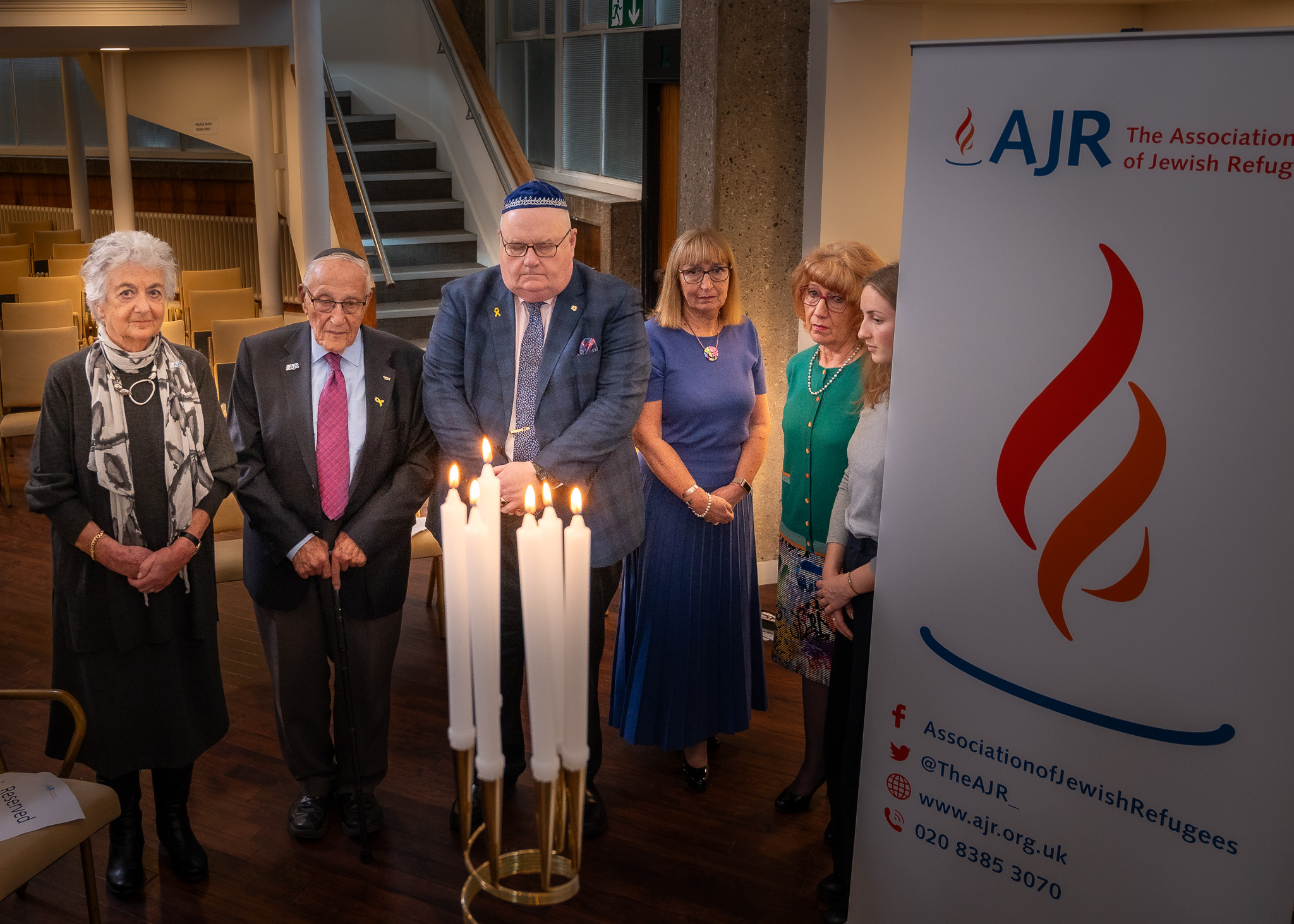 Holocaust survivors and descendants commemorate Kristallnacht - Jewish News