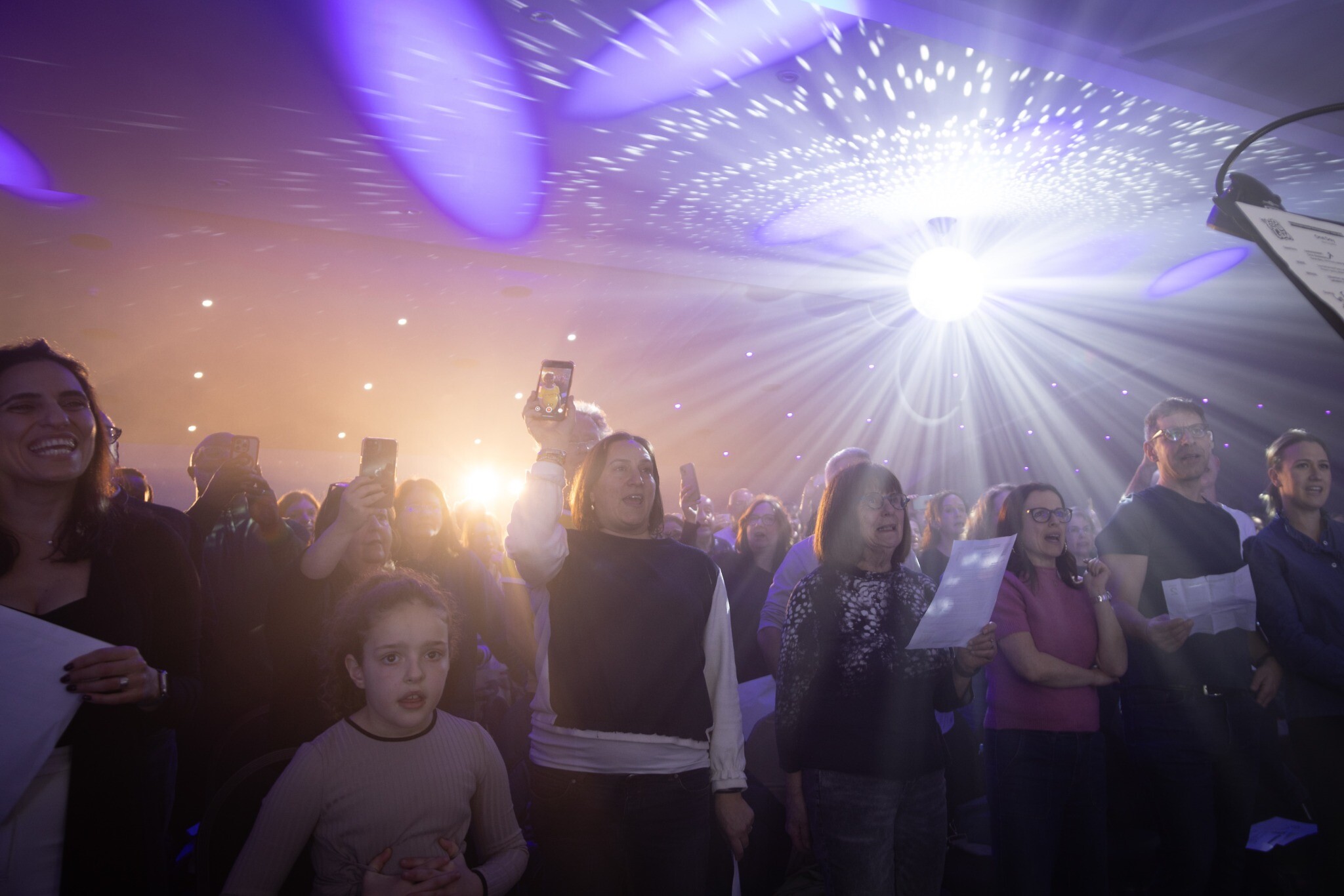 Edgware bursts into song with Israeli singing initiative Koolulam ...