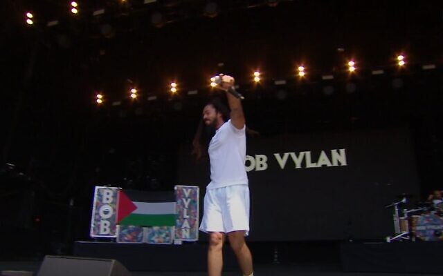 Bobby Vylan tells fans to stop IDF chants at first UK gig since ...