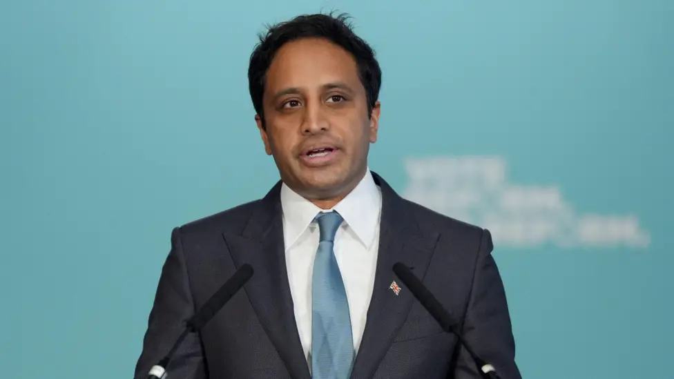 Jenrick calls for Reform UK to 'boot' out ex-chair over antisemitic ...