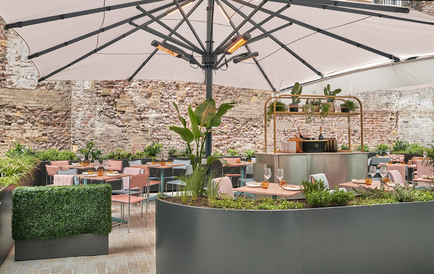 Last chance for al fresco dining - Jewish News