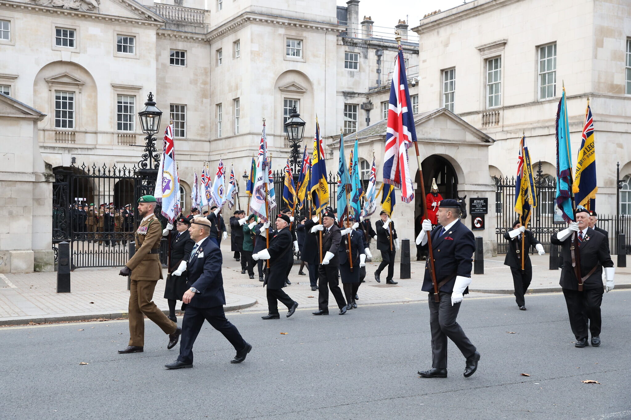 Thousands mark 80 years since end of WWII at AJEX remembrance parade ...