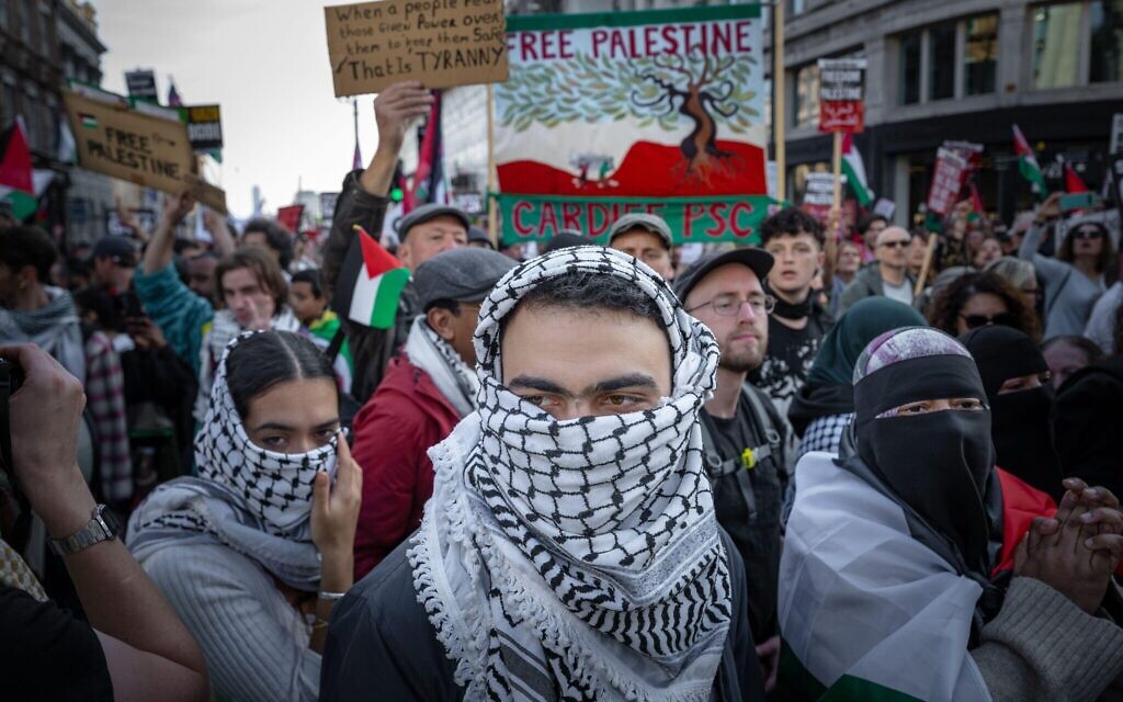 Arrests WILL be made over 'globalise intifada' chants, police chiefs ...