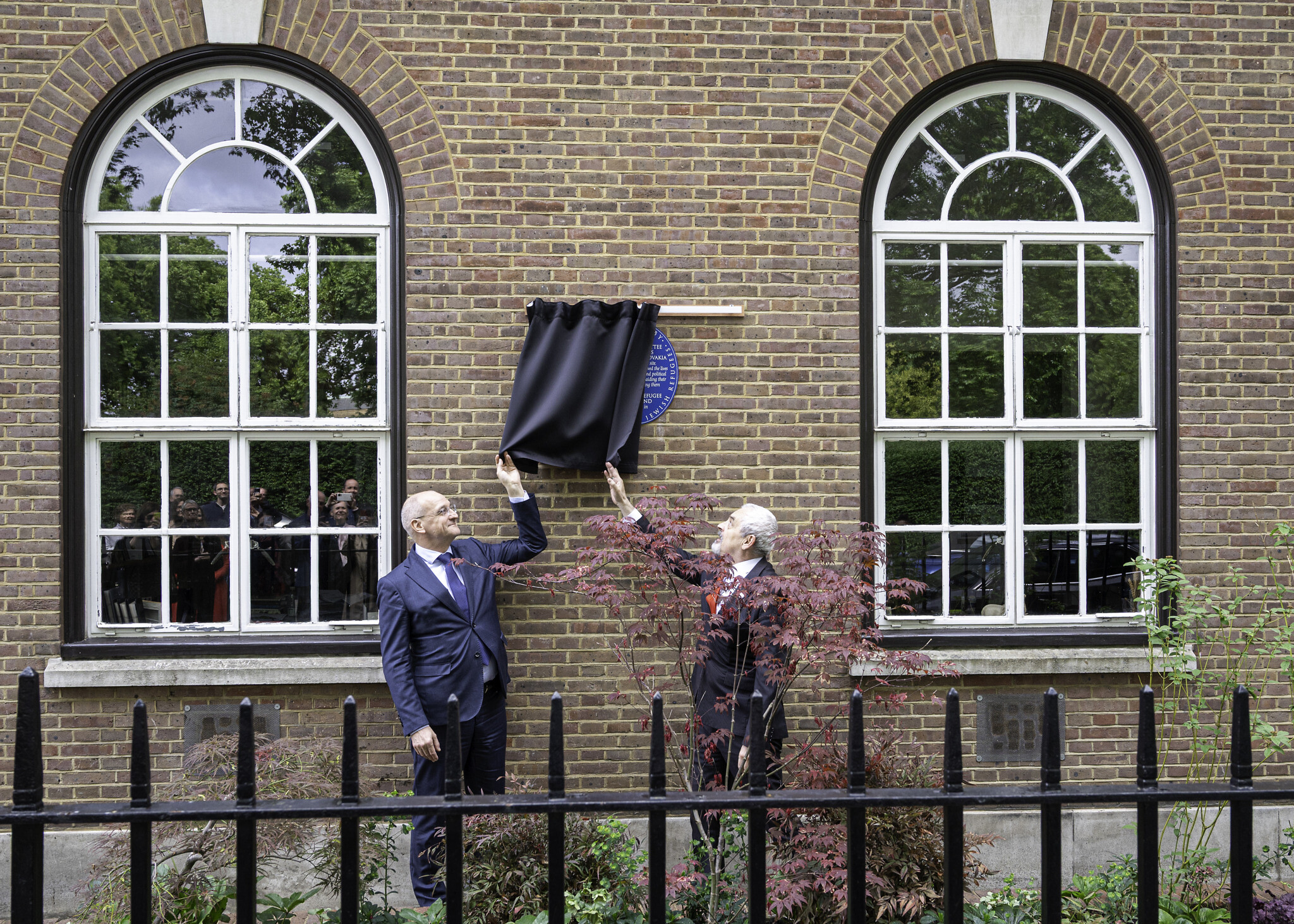 AJR unveils Blue Plaque honouring Czech refugee rescue organisations ...